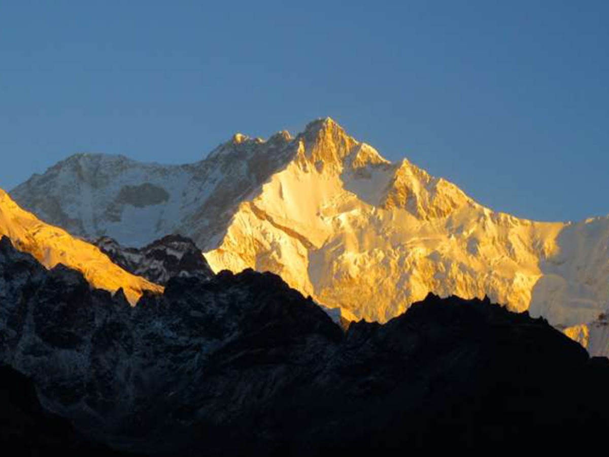 Camping at Tonglu in Darjeeling